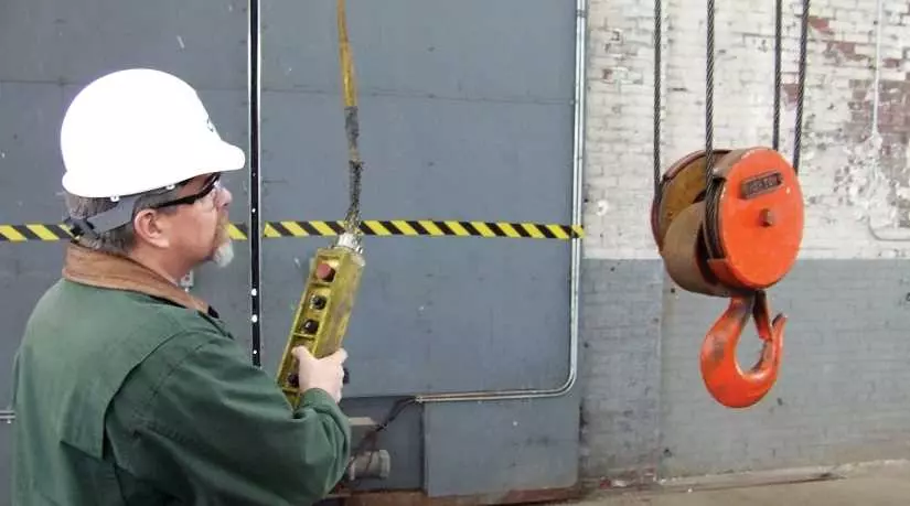 How Crane Operator Training Improves Safety? LOADMATE Cranes